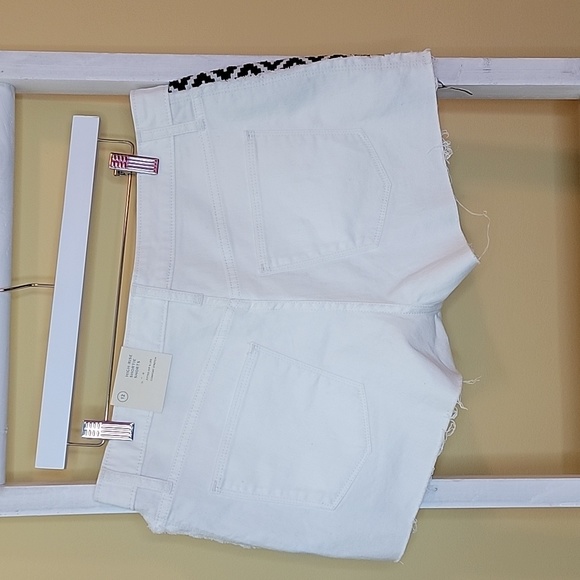 Universal Thread | Shorts | Universal Thread White Shorts With Pattern ...